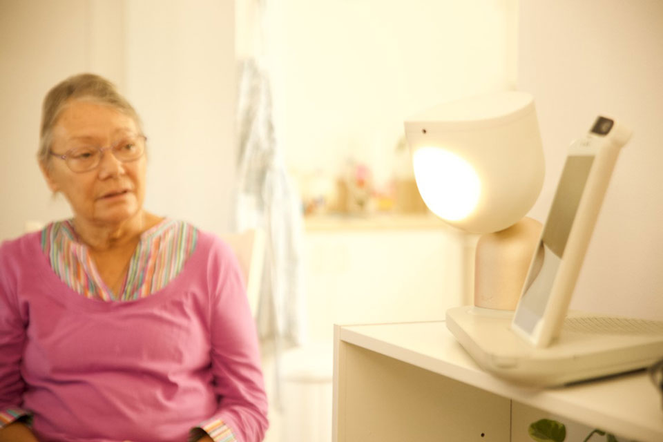 Robot companions can help fight depression and loneliness in aging ...