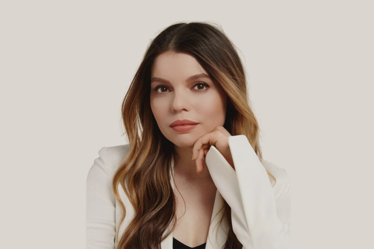 How Newsette's Latina founder built a $200 million media powerhouse ...