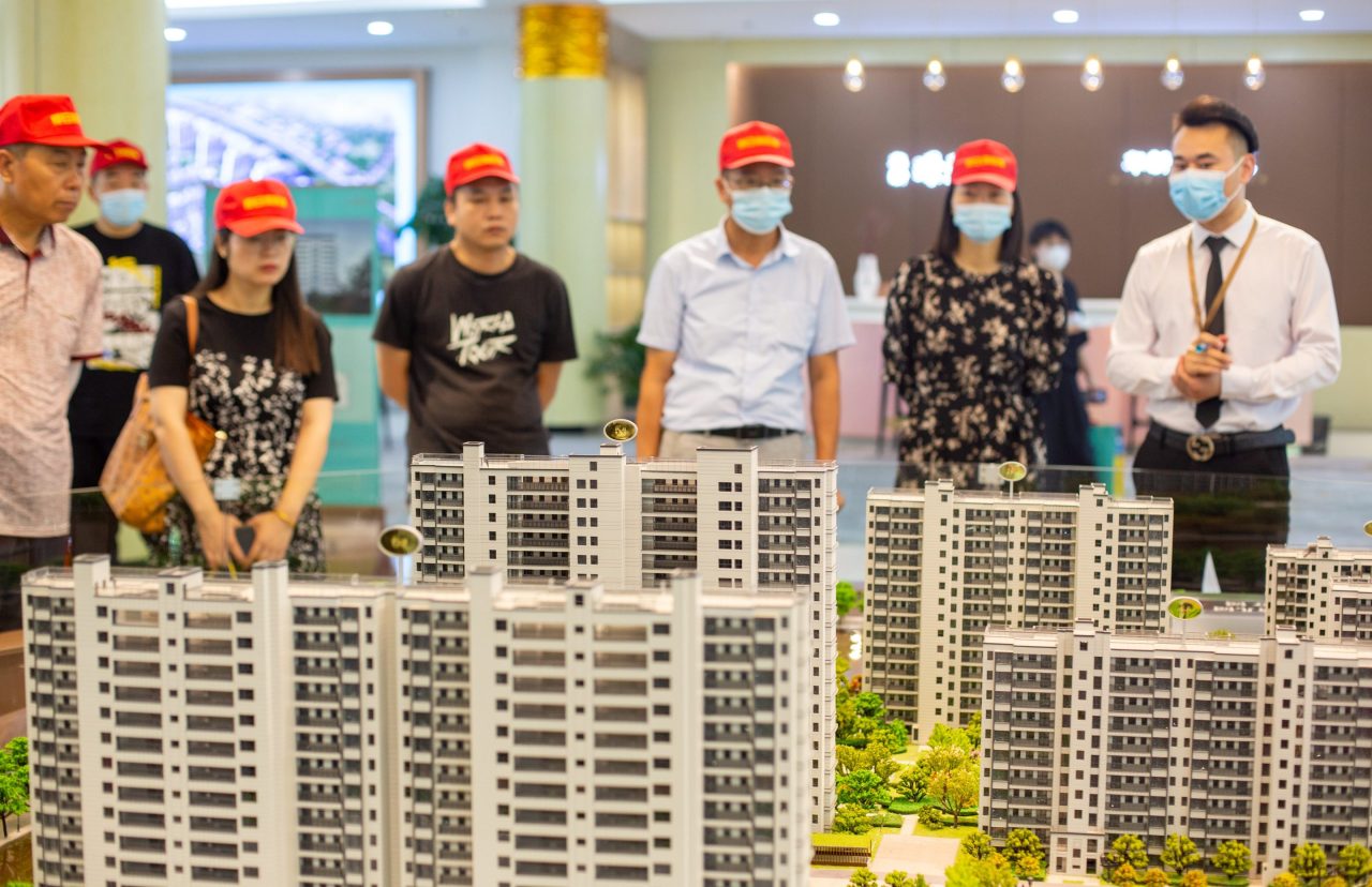 China property developers slump 87%, housing still hasn't bottomed out ...