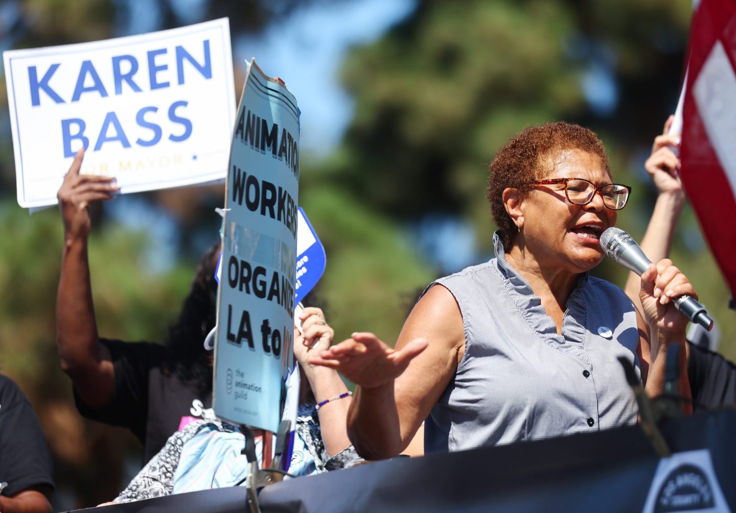 Karen Bass, mayoral candidate in Los Angeles, says guns stolen in ...