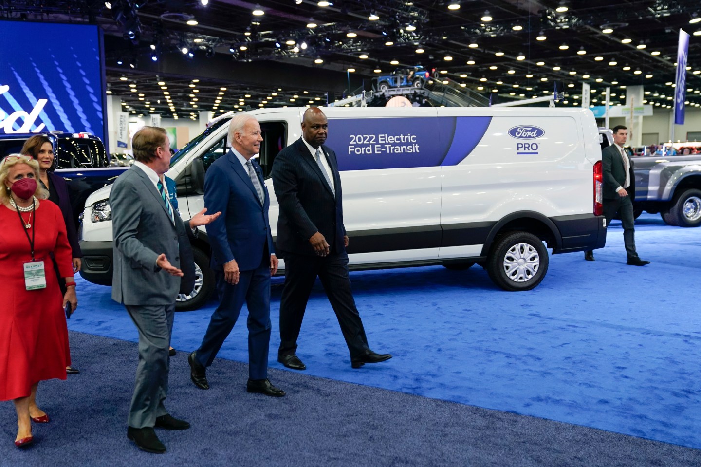 Biden hands out $2.8bn to boost U.S. EV battery industry and take on ...
