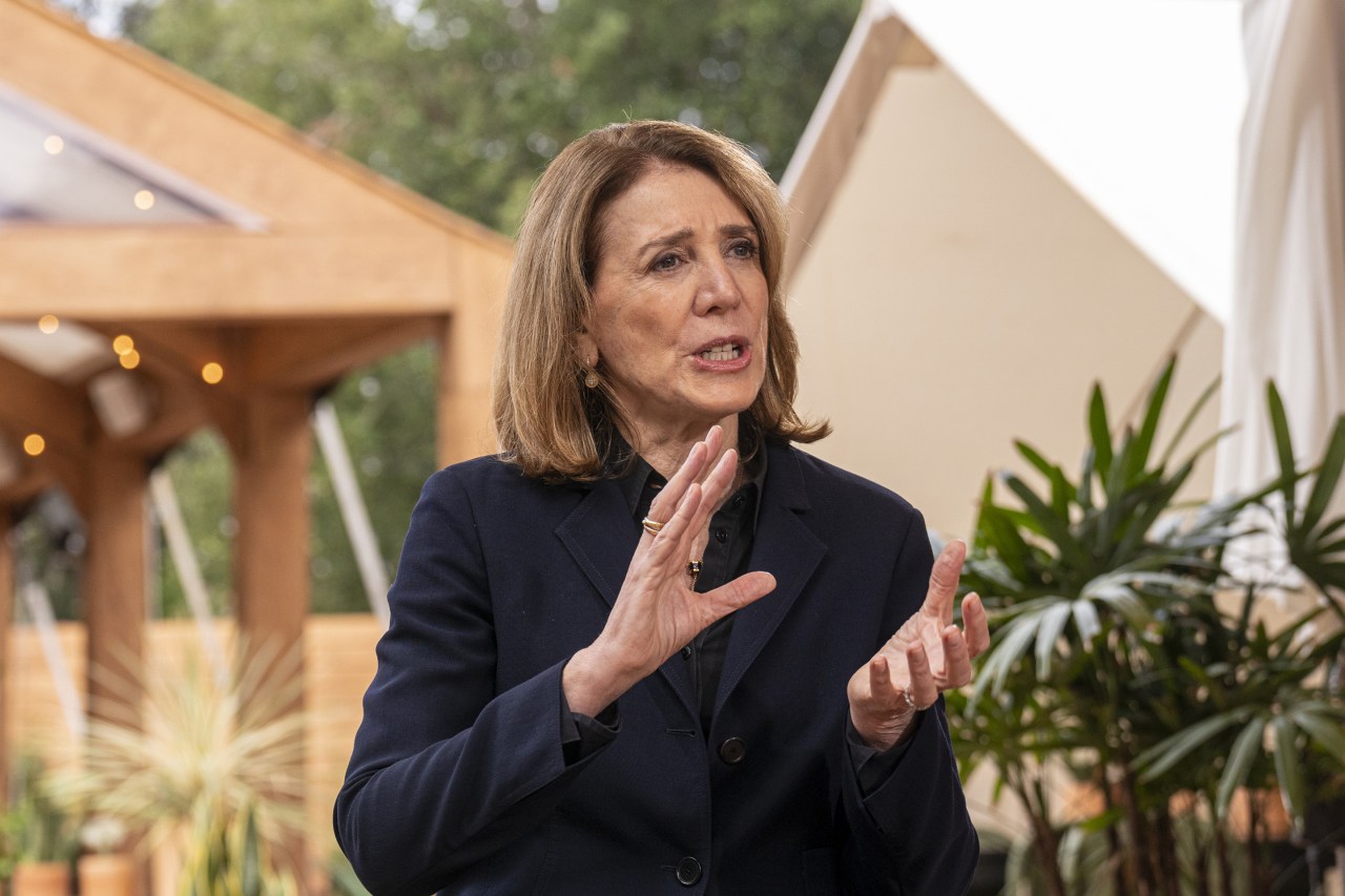 Here's what Alphabet CFO Ruth Porat is betting on as YouTube ad revenue ...