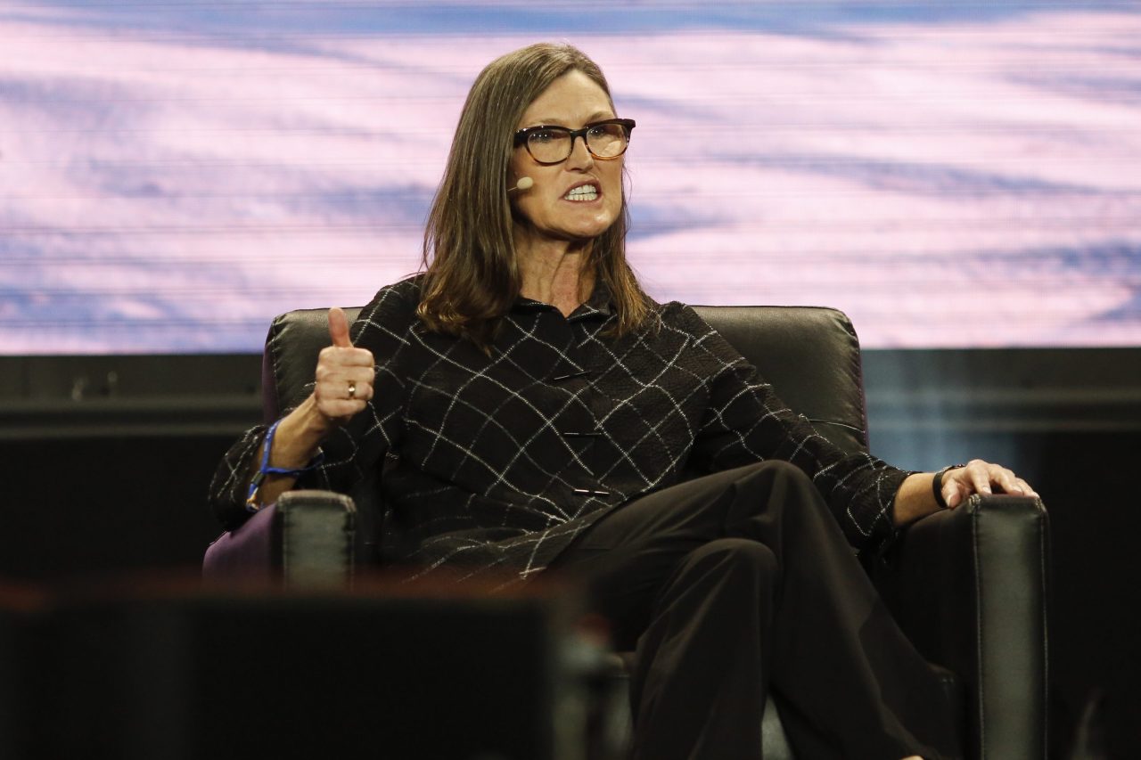 Cathie Wood just wrote an open letter to the Fed accusing it of stoking ...