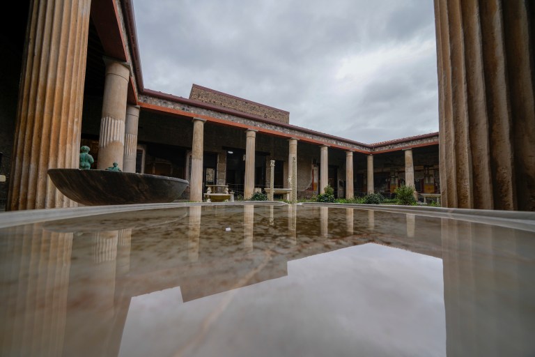 Pictures: See the restored elite mansion Domus Vettiorum in Pompeii ...