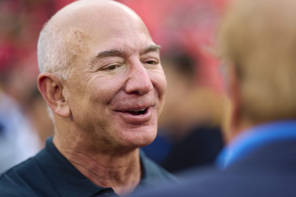 Jeff Bezos gets Legion of Honor from France's Macron | Fortune