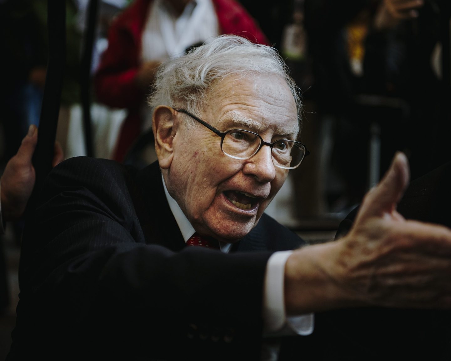 Warren Buffett: Failed bank CEOs should live modestly | Fortune