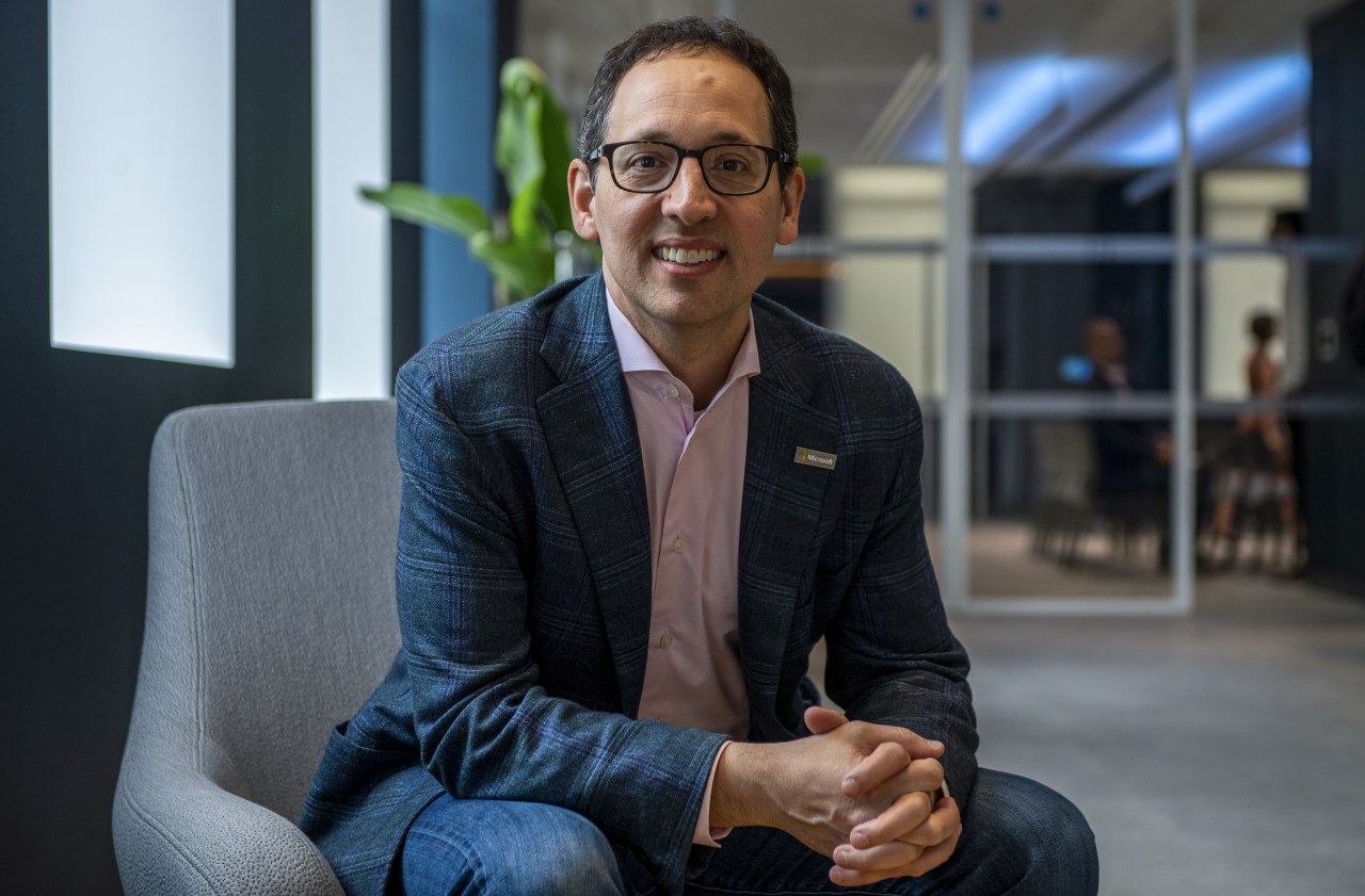 Microsoft CMO tells staff to make stock price go up to increase ...