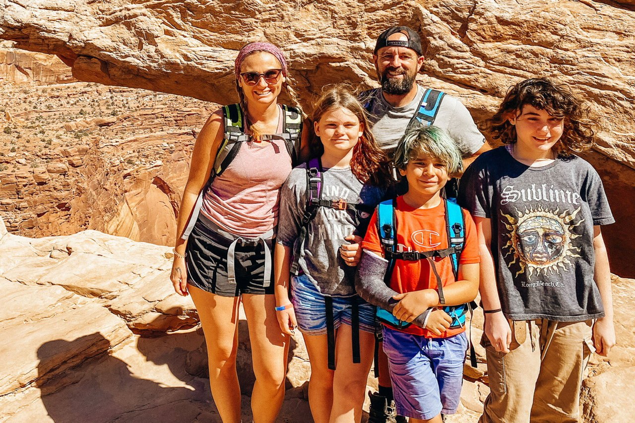 This family lives in a RV and travels across the country—and they’ve ...