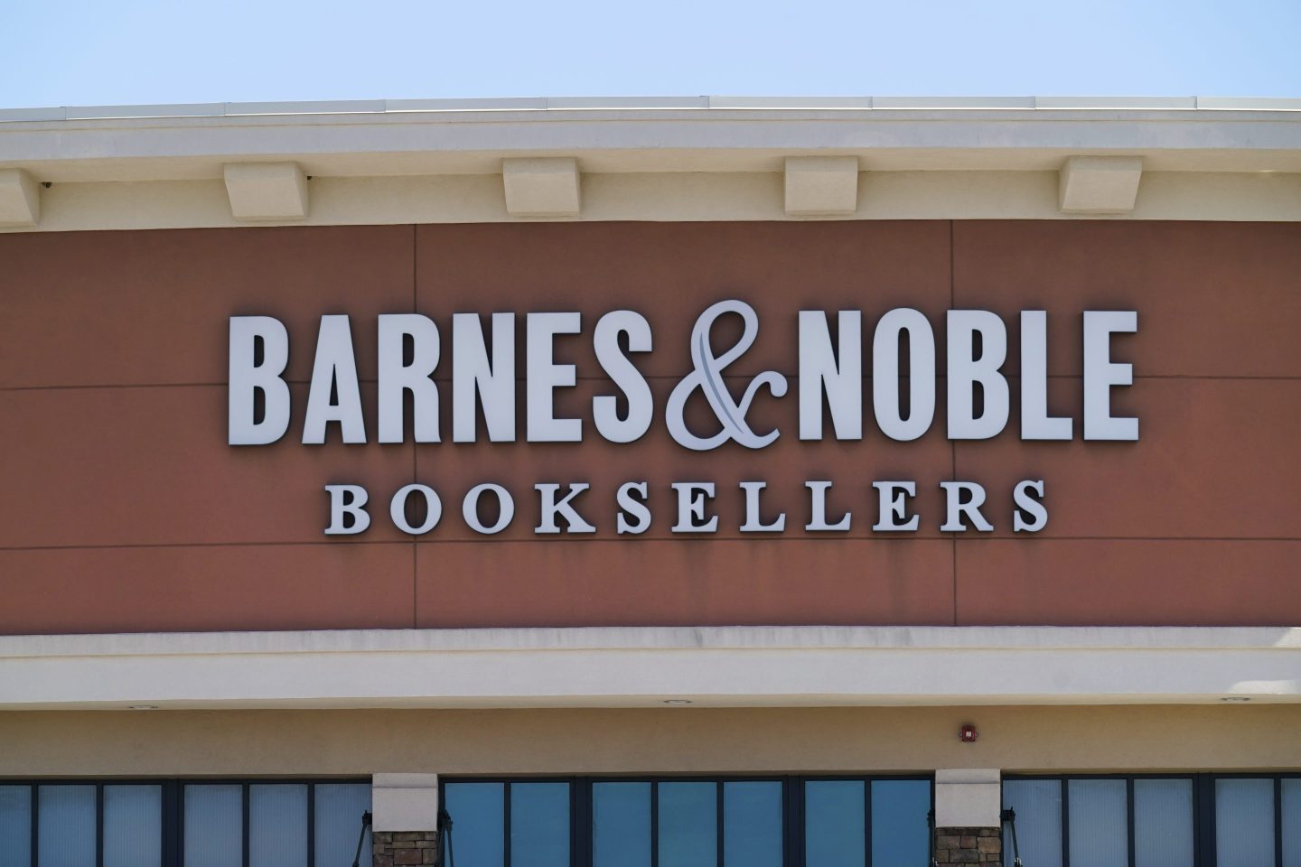 Barnes & Noble workers at Manhattan flagship store unionize | Fortune