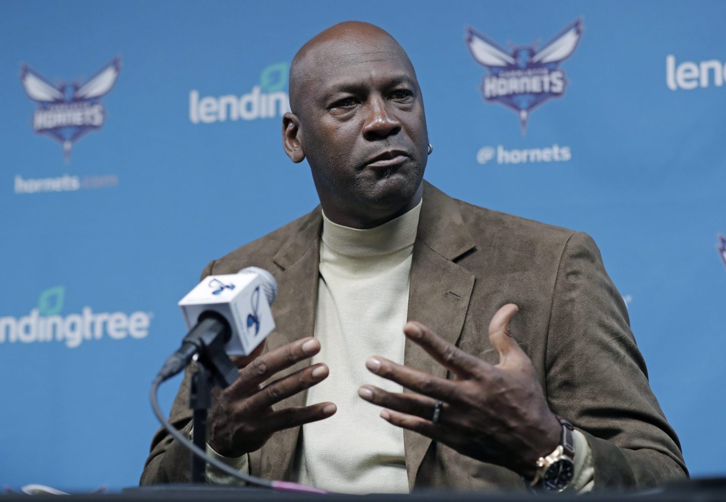 Michael Jordan selling control of Charlotte Hornets | Fortune