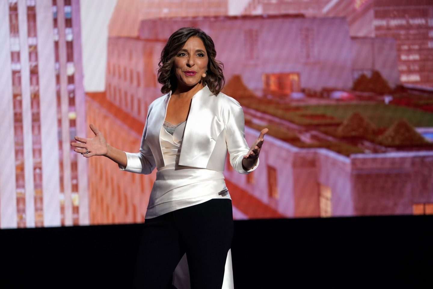 Twitter CEO Linda Yaccarino memo: ‘Let’s dig our heels in (4 inches or ...