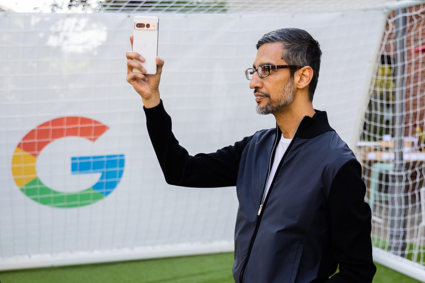 Google ‘better positioned’ to win A.I. than it was in mobile, CEO says ...