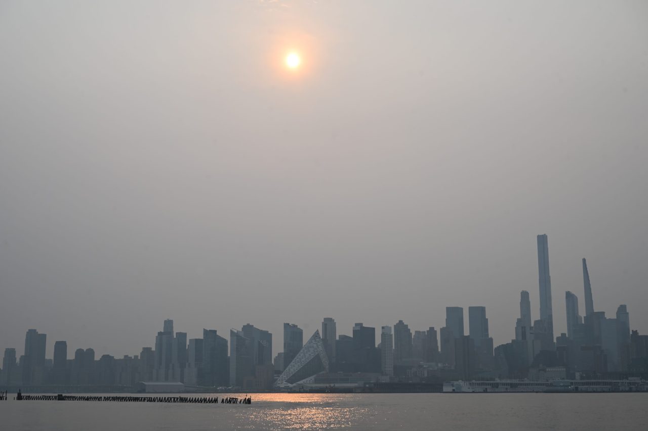Canadian wildfires bring smokey skies to New York City | Fortune