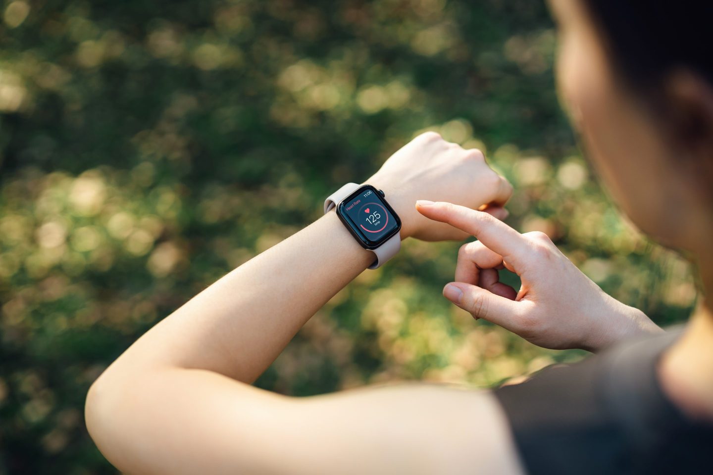 Smartwatches could help diagnose Parkinson's disease, study suggests ...