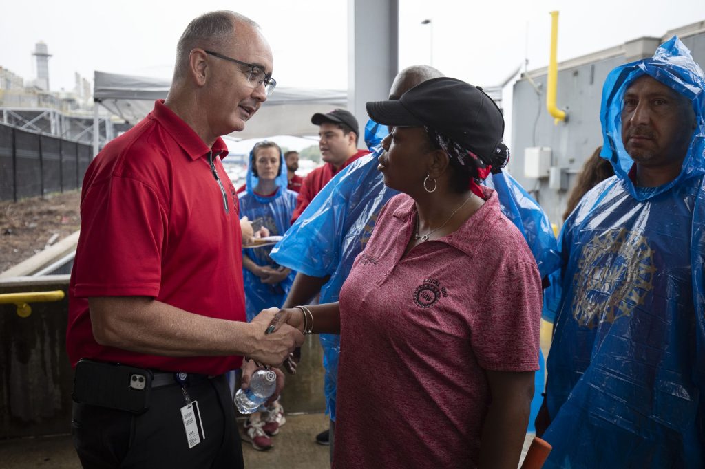 UAW threatens strike against Big 3 automakers | Fortune