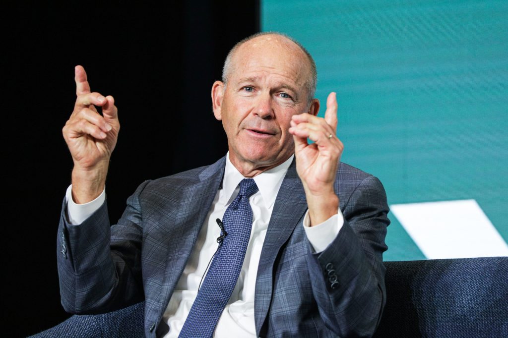 Boeing bosses given special passes while employees return to office ...