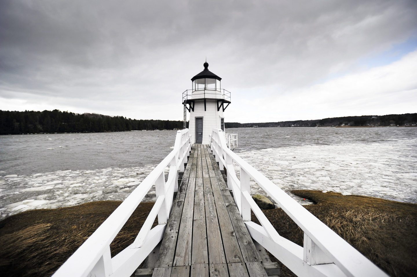 11 lighthouse enthusiasts injured when Maine bridge collapses | Fortune