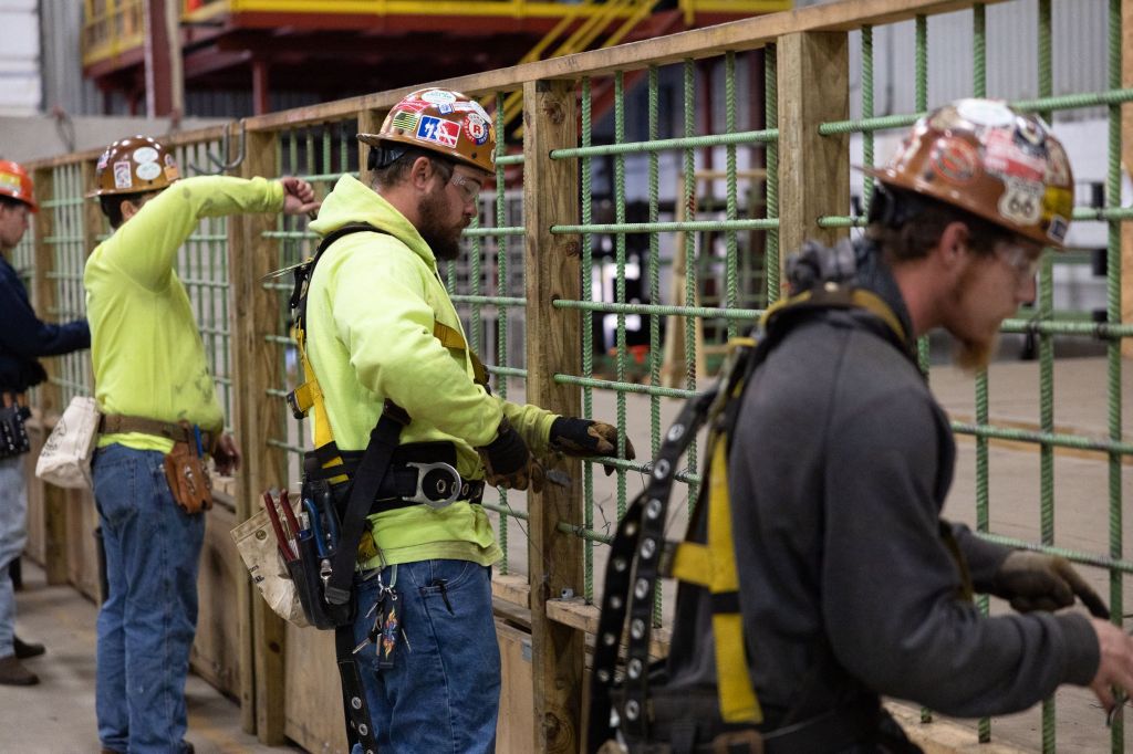 Manufacturing returning to US means boom times for builders | Fortune
