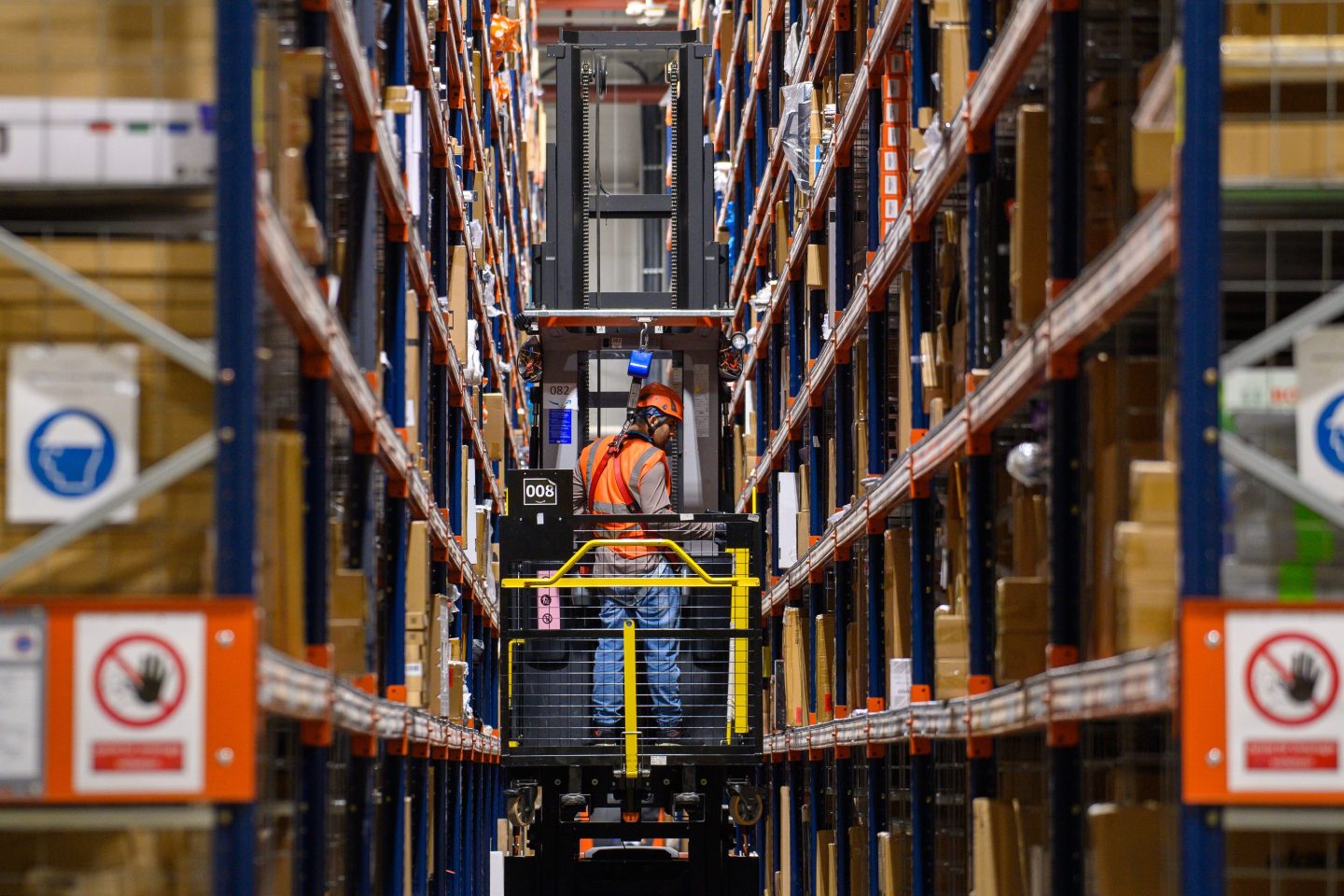 Half of Amazon's warehouse workers are injured after just 3 years ...
