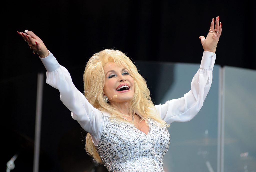 Dolly Parton book review: 'Behind the Seams: My Life in Rhinestones ...