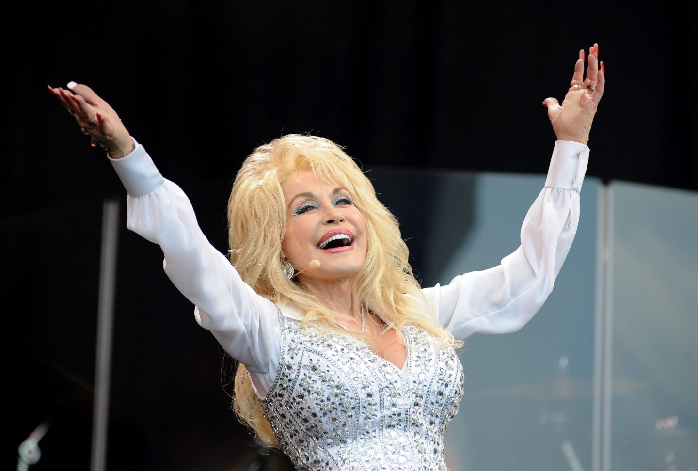 Dolly Parton book review: 'Behind the Seams: My Life in Rhinestones ...
