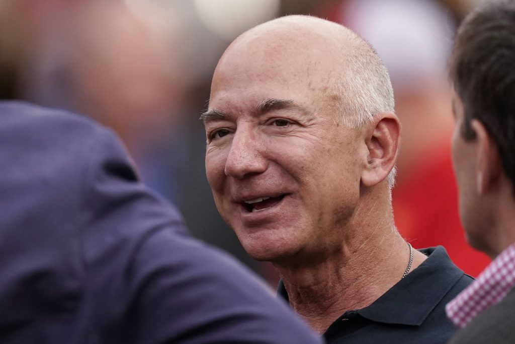 Amazon founder Jeff Bezos gives $117 million to homeless families | Fortune