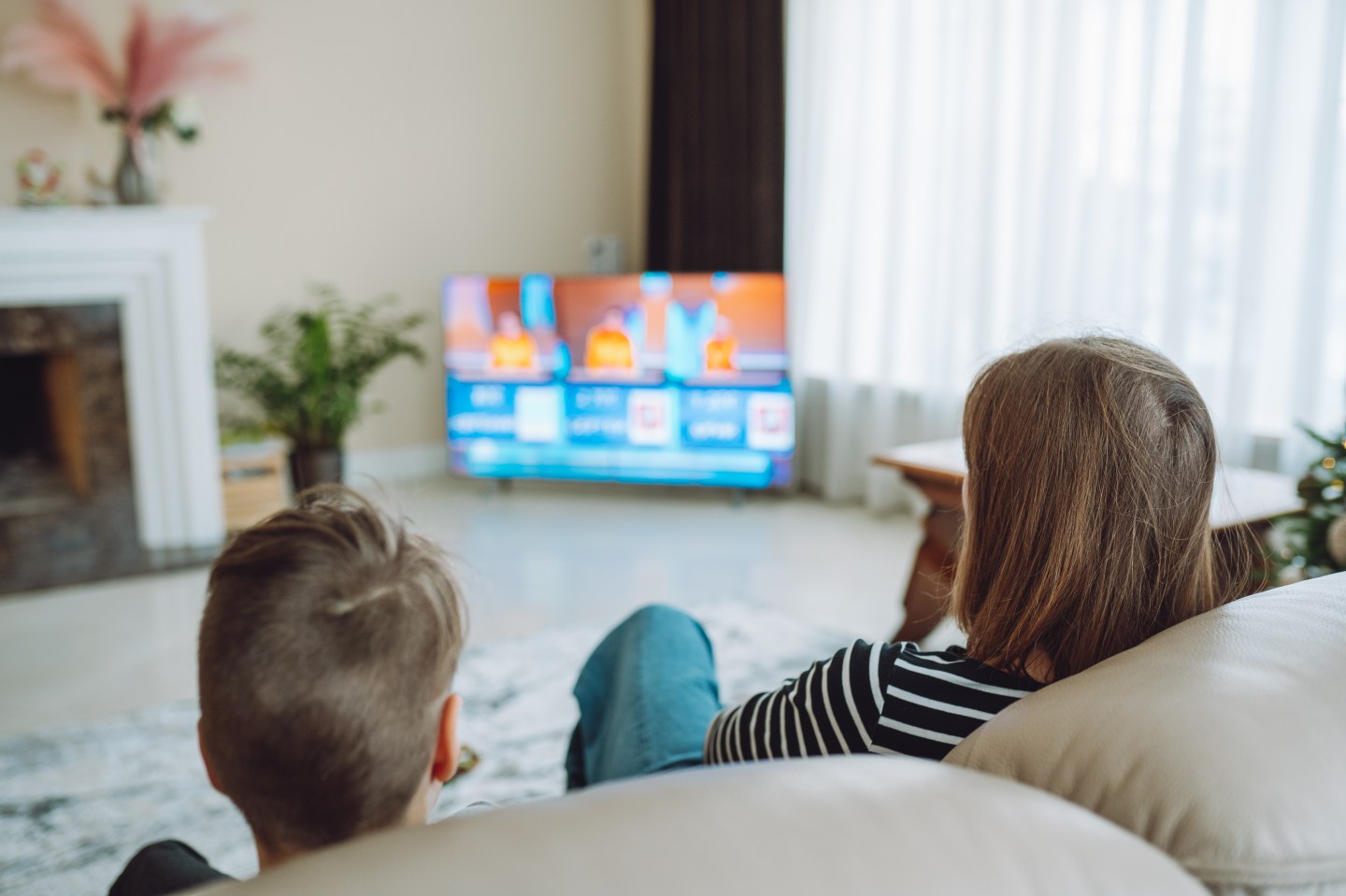Netflix to reward binge-watchers on ad tier with commercial-free ...