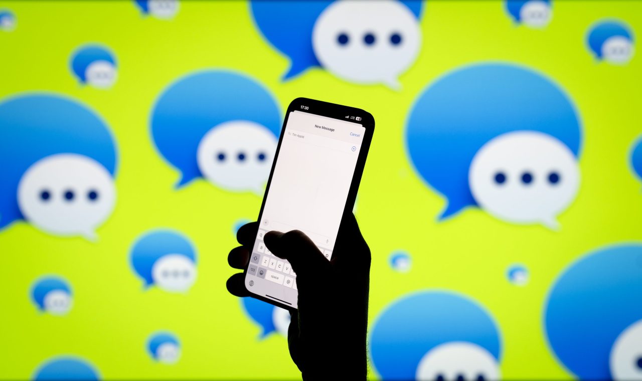 Apple folds for a third time to the EU, expanding messaging for Android ...