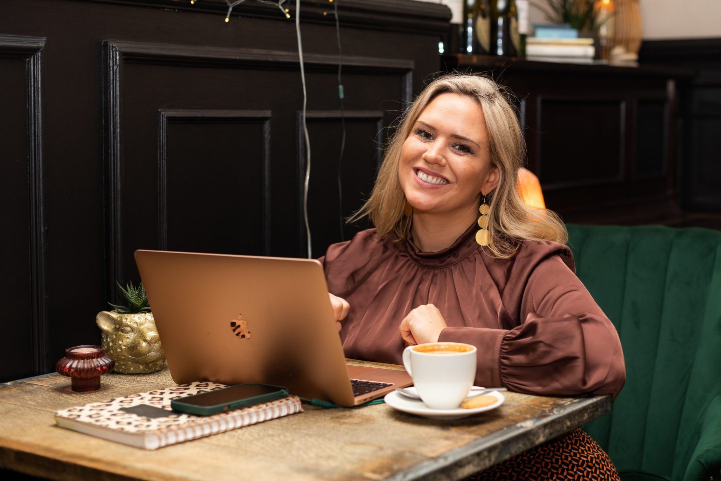 Meet the ‘Snail Girls’ with ‘lazy girl jobs’ who ditched the corporate ...