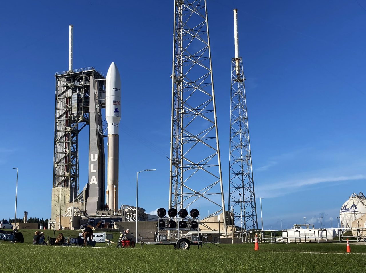 Inside Amazon’s Project Kuiper, Jeff Bezos’ effort to challenge Elon ...