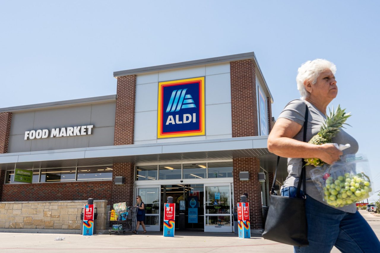 Aldi eliminates plastic bags from its 2,300 U.S. stores | Fortune Europe