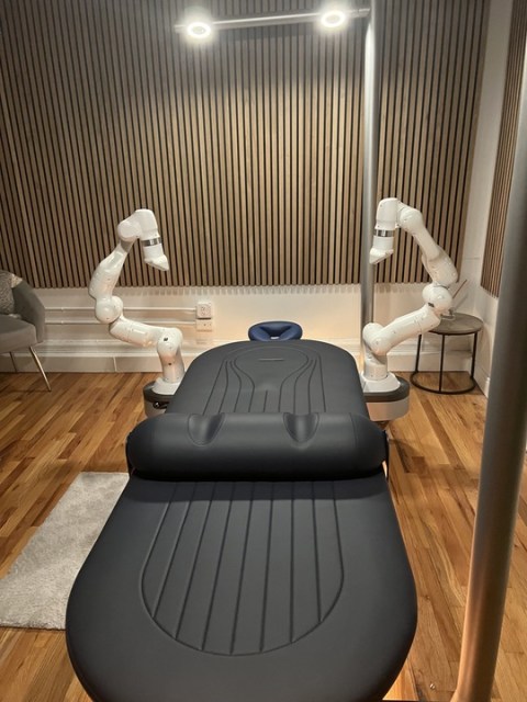 I tried this company’s 30-minute AI-powered massage. Here are the ...